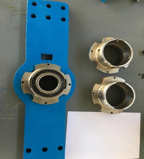 Base con rodamientos autoalieante de 2 brazos – HAPCOM